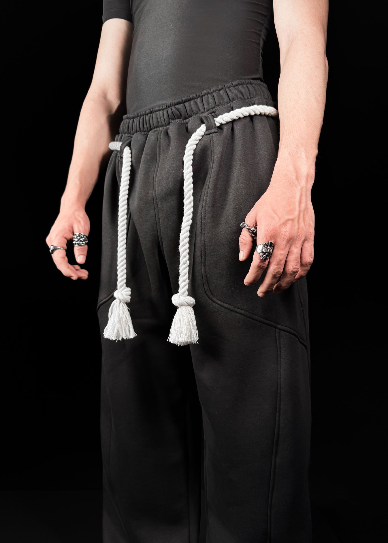 BLACK TOJI / SWEATPANTS – ZENIN